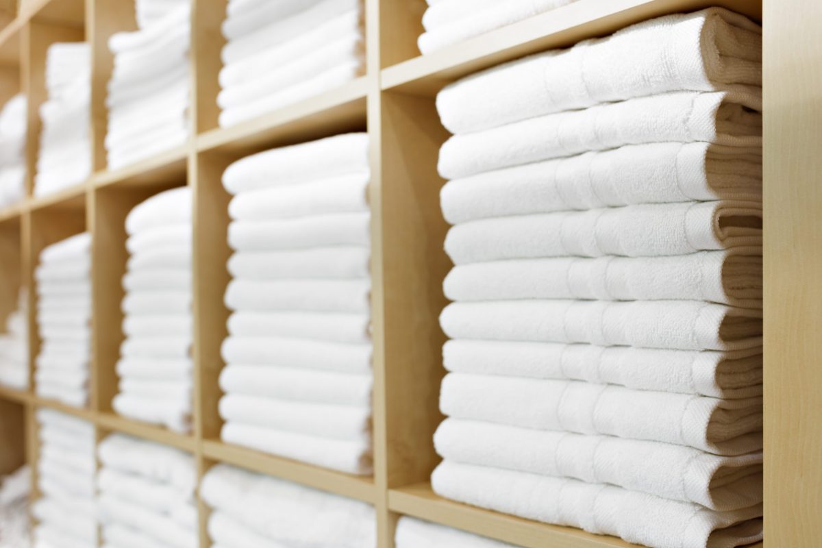 What Items to Sort From Soiled Linens? | Hotel Laundry Sorting Tips