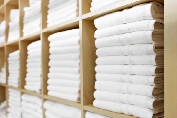 What Items to Sort From Soiled Linens? | Hotel Laundry Sorting Tips