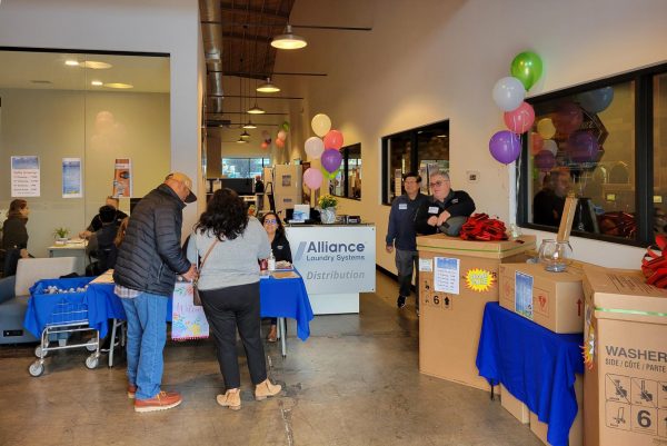 West Region shows draw hundreds - Alliance Distribution